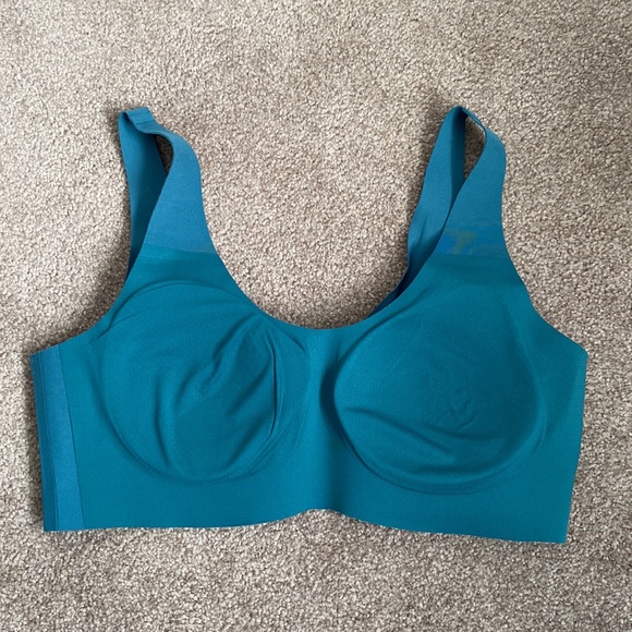 knix | Intimates & Sleepwear | Knix Luxelift Pullover Bra Green Blue ...